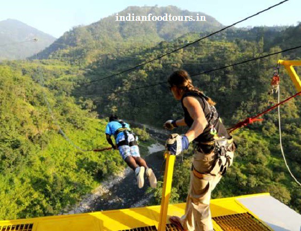 ¡Practica Bungee Jumping en India!